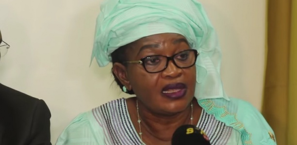 Insultée Sur Les Réseaux Sociaux Par Un Millitant De Rewmi Aïda Mbodj